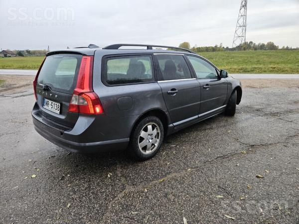 Grey Volvo V70 2008 in Rezekne, with an engine capacity of 2.00 L and mileage of 338 thousand km for 2350 €, photo 6 on AUTOMOTO.COM.LV