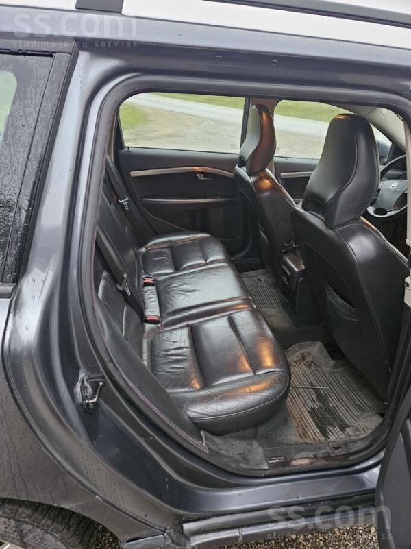 Grey Volvo V70 2008 in Rezekne, with an engine capacity of 2.00 L and mileage of 338 thousand km for 2350 €, photo 7 on AUTOMOTO.COM.LV