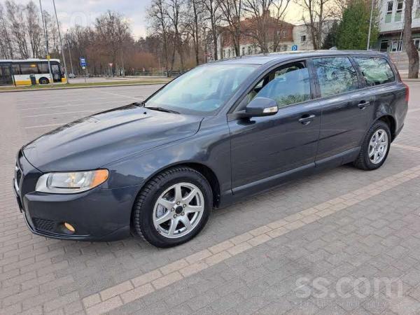 Grey Volvo V70 2009 in Jelgava, with an engine capacity of 2.00 L and mileage of 343 thousand km for 1500 €, photo 3 on AUTOMOTO.COM.LV