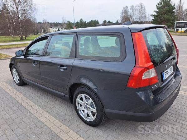Grey Volvo V70 2009 in Jelgava, with an engine capacity of 2.00 L and mileage of 343 thousand km for 1500 €, photo 4 on AUTOMOTO.COM.LV