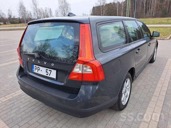 Grey Volvo V70 2009 in Jelgava, with an engine capacity of 2.00 L and mileage of 343 thousand km for 1500 €, photo 6 on AUTOMOTO.COM.LV