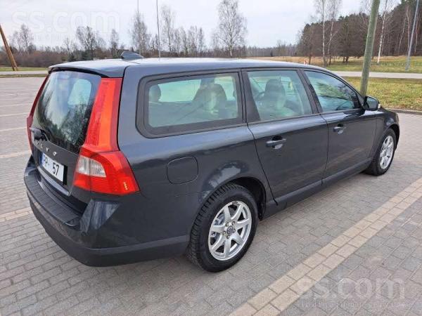 Grey Volvo V70 2009 in Jelgava, with an engine capacity of 2.00 L and mileage of 343 thousand km for 1500 €, photo 7 on AUTOMOTO.COM.LV