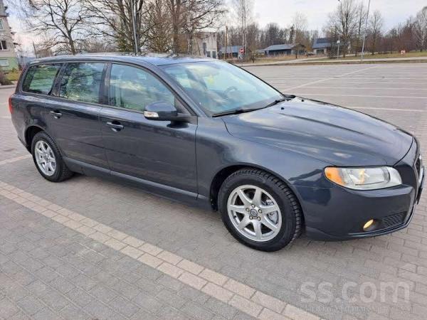 Grey Volvo V70 2009 in Jelgava, with an engine capacity of 2.00 L and mileage of 343 thousand km for 1500 €, photo 8 on AUTOMOTO.COM.LV