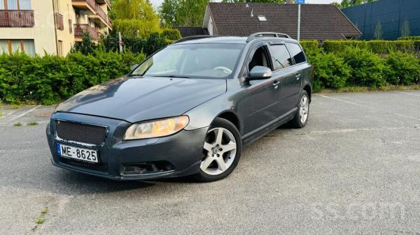 Grey Volvo V70 2009 in Riga, with an engine capacity of 2.40 L and mileage of 324 thousand km for 1900 €, photo 1 on AUTOMOTO.COM.LV
