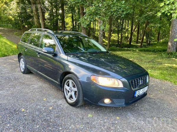 Grey Volvo V70 2009 in Riga, with an engine capacity of 2.40 L and mileage of 0 thousand km for 3800 €, photo 1 on AUTOMOTO.COM.LV
