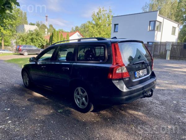 Grey Volvo V70 2009 in Riga, with an engine capacity of 2.40 L and mileage of 0 thousand km for 3800 €, photo 5 on AUTOMOTO.COM.LV