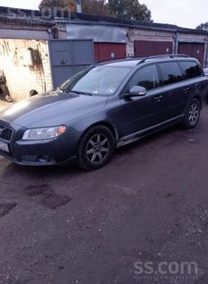 Grey Volvo V70 2009 in Riga, with an engine capacity of 2.40 L and mileage of 537 thousand km for 3000 €, photo 3 on AUTOMOTO.COM.LV