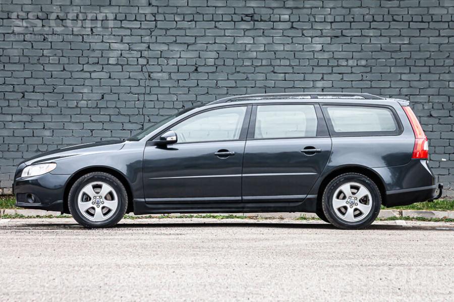 Pelēks Volvo V70 2009 Tukums, ar dzinēja tilpumu 2.40 L un nobraukumu 0 tūkst. km par 5190 €, foto 2 vietnē AUTOMOTO.COM.LV