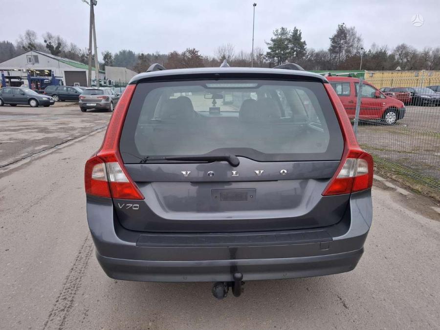 Pelēks Volvo V70 2009 Prienai, ar dzinēja tilpumu 2.40 L un nobraukumu 317 tūkst. km par 4100 €, foto 6 vietnē AUTOMOTO.COM.LV