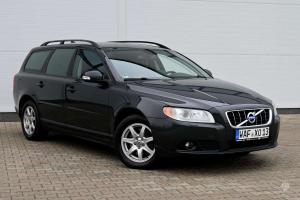 Pelēks Volvo V70 2009 Kretinga, ar dzinēja tilpumu 2.40 L un nobraukumu 251 tūkst. km par 5350 €, foto  vietnē AUTOMOTO.COM.LV