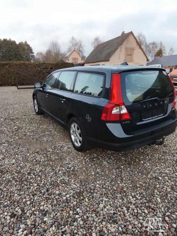 Pelēks Volvo V70 2009 Šakiai, ar dzinēja tilpumu 2.40 L un nobraukumu 400 tūkst. km par 1850 €, foto 2 vietnē AUTOMOTO.COM.LV