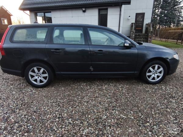 Pelēks Volvo V70 2009 Šakiai, ar dzinēja tilpumu 2.40 L un nobraukumu 400 tūkst. km par 1850 €, foto 6 vietnē AUTOMOTO.COM.LV
