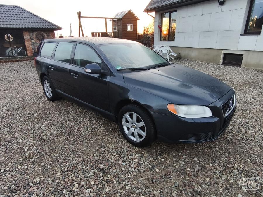 Grey Volvo V70 2009 in Sakiai, with an engine capacity of 2.40 L and mileage of 400 thousand km for 1850 €, photo 7 on AUTOMOTO.COM.LV