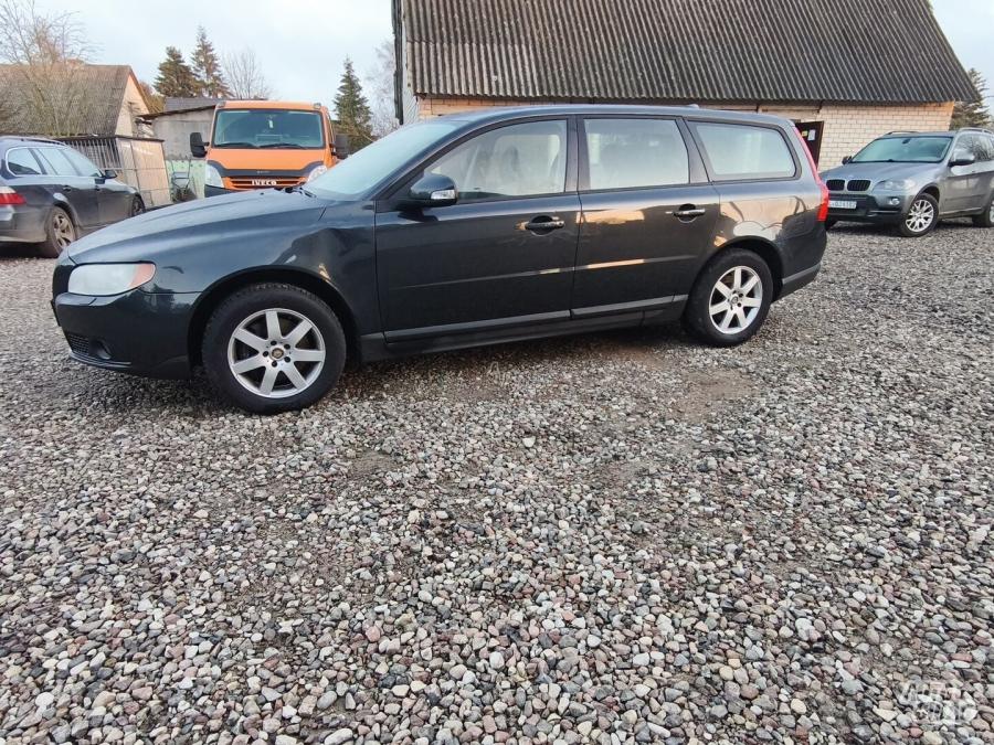 Grey Volvo V70 2009 in Sakiai, with an engine capacity of 2.40 L and mileage of 400 thousand km for 1850 €, photo 10 on AUTOMOTO.COM.LV