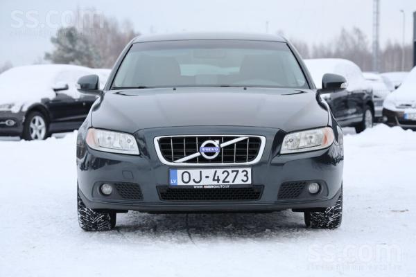 Pelēks Volvo V70 2009 Jelgava, ar dzinēja tilpumu 2.40 L un nobraukumu 0 tūkst. km par 5650 €, foto 2 vietnē AUTOMOTO.COM.LV