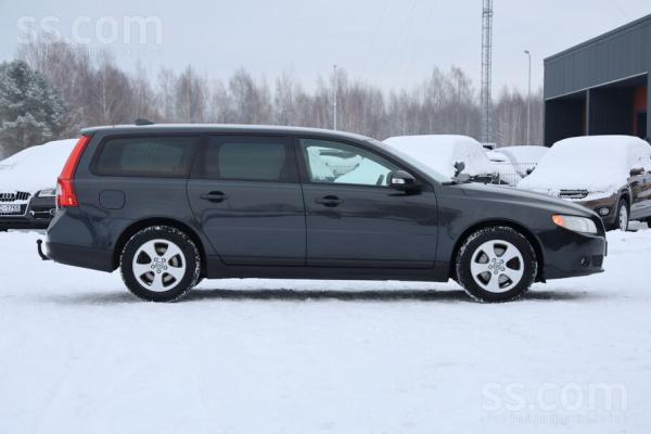 Pelēks Volvo V70 2009 Jelgava, ar dzinēja tilpumu 2.40 L un nobraukumu 0 tūkst. km par 5650 €, foto 4 vietnē AUTOMOTO.COM.LV