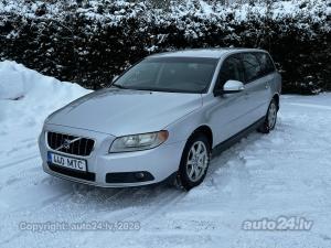 Grey Volvo V70 2009 in Paide, with an engine capacity of 2.40 L and mileage of 358 thousand km for 5790 €, photo  on AUTOMOTO.COM.LV