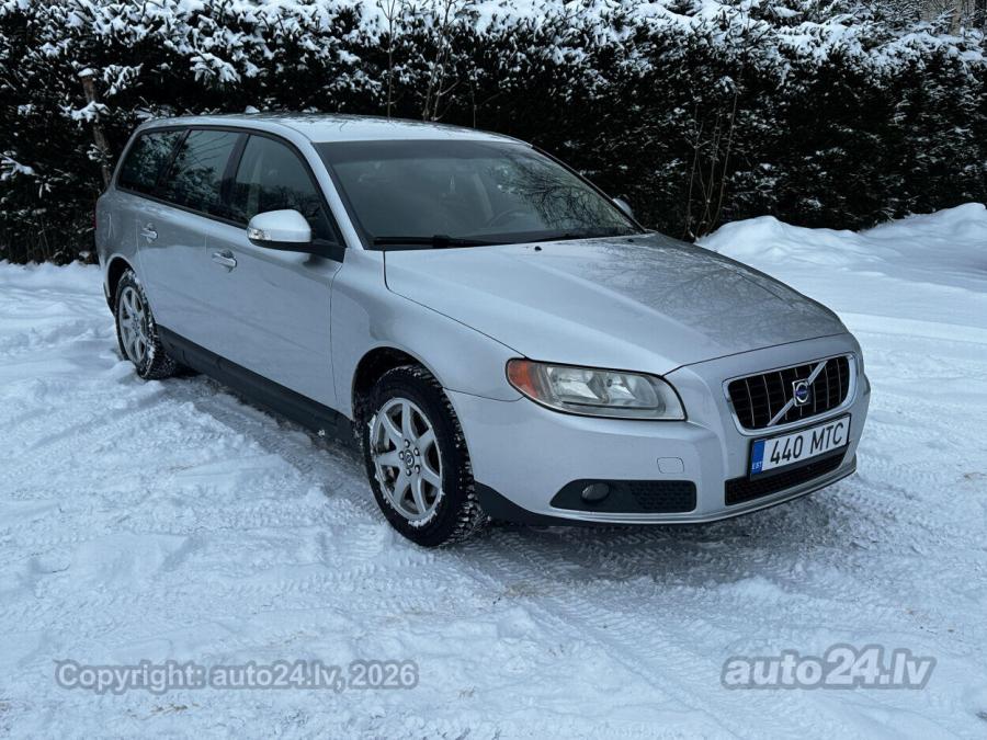 Grey Volvo V70 2009 in Paide, with an engine capacity of 2.40 L and mileage of 358 thousand km for 5790 €, photo 4 on AUTOMOTO.COM.LV