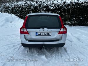 Grey Volvo V70 2009 in Paide, with an engine capacity of 2.40 L and mileage of 358 thousand km for 5790 €, photo 7 on AUTOMOTO.COM.LV