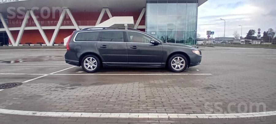 Grey Volvo V70 2009 in Rezekne, with an engine capacity of 1.60 L and mileage of 375 thousand km for 3450 €, photo 2 on AUTOMOTO.COM.LV