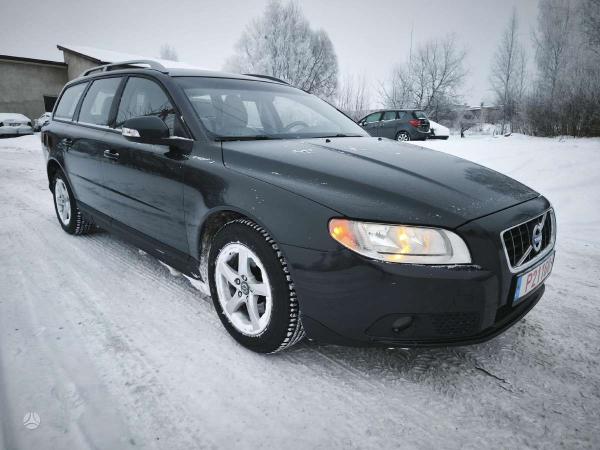 Pelēks Volvo V70 2009 Viļņa, ar dzinēja tilpumu 2.40 L un nobraukumu 294 tūkst. km par 3650 €, foto 2 vietnē AUTOMOTO.COM.LV