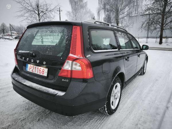 Pelēks Volvo V70 2009 Viļņa, ar dzinēja tilpumu 2.40 L un nobraukumu 294 tūkst. km par 3650 €, foto 4 vietnē AUTOMOTO.COM.LV