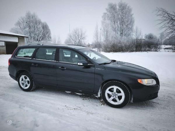 Pelēks Volvo V70 2009 Viļņa, ar dzinēja tilpumu 2.40 L un nobraukumu 294 tūkst. km par 3650 €, foto 7 vietnē AUTOMOTO.COM.LV