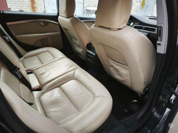 Pelēks Volvo V70 2009 Viļņa, ar dzinēja tilpumu 2.40 L un nobraukumu 294 tūkst. km par 3650 €, foto 10 vietnē AUTOMOTO.COM.LV