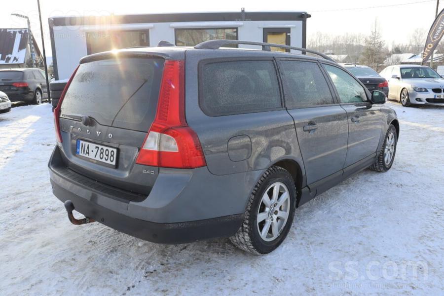 Pelēks Volvo V70 2009 Gulbene, ar dzinēja tilpumu 2.40 L un nobraukumu 0 tūkst. km par 2990 €, foto 4 vietnē AUTOMOTO.COM.LV