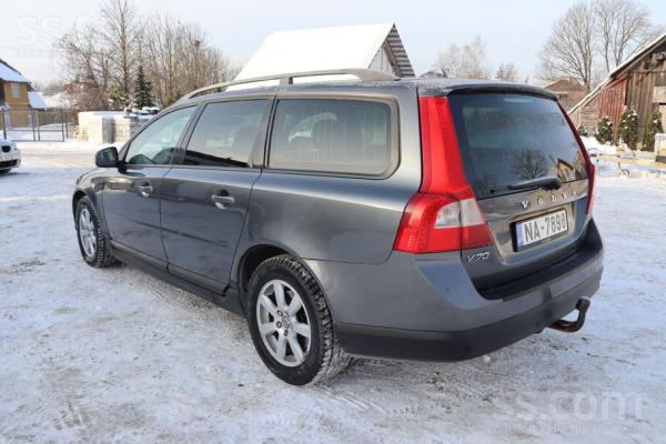 Pelēks Volvo V70 2009 Gulbene, ar dzinēja tilpumu 2.40 L un nobraukumu 0 tūkst. km par 2990 €, foto 5 vietnē AUTOMOTO.COM.LV