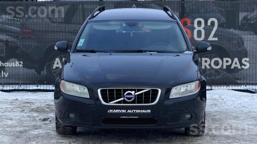 Pelēks Volvo V70 2009 Liepāja, ar dzinēja tilpumu 2.00 L un nobraukumu 314 tūkst. km par 4400 €, foto 1 vietnē AUTOMOTO.COM.LV