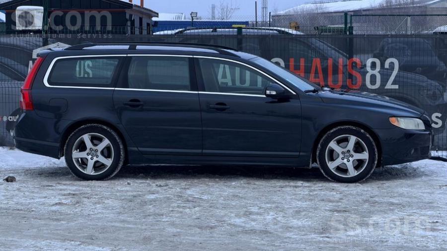 Pelēks Volvo V70 2009 Liepāja, ar dzinēja tilpumu 2.00 L un nobraukumu 314 tūkst. km par 4400 €, foto 3 vietnē AUTOMOTO.COM.LV