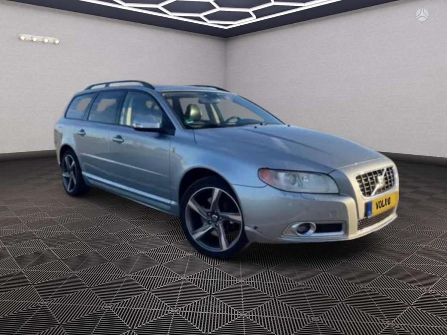Pelēks Volvo V70 2009 Jonava, ar dzinēja tilpumu 2.40 L un nobraukumu 390 tūkst. km par 4250 €, foto 1 vietnē AUTOMOTO.COM.LV