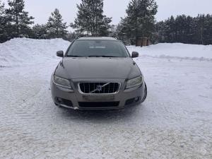 Grey Volvo V70 2009 in Jonava, with an engine capacity of 2.40 L and mileage of 289 thousand km for 4150 €, photo 2 on AUTOMOTO.COM.LV