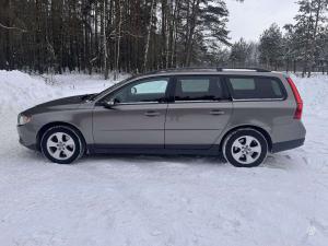 Grey Volvo V70 2009 in Jonava, with an engine capacity of 2.40 L and mileage of 289 thousand km for 4150 €, photo 5 on AUTOMOTO.COM.LV