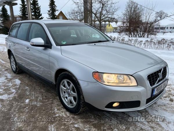 Grey Volvo V70 2009 in Paide, with an engine capacity of 2.40 L and mileage of 307 thousand km for 4690 €, photo 1 on AUTOMOTO.COM.LV