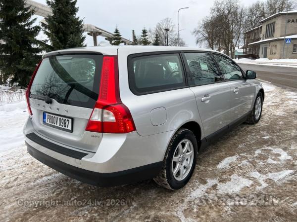 Grey Volvo V70 2009 in Paide, with an engine capacity of 2.40 L and mileage of 307 thousand km for 4690 €, photo 2 on AUTOMOTO.COM.LV