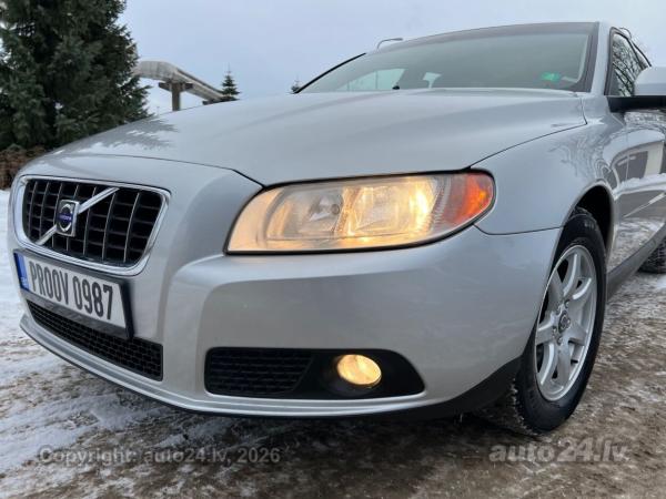 Grey Volvo V70 2009 in Paide, with an engine capacity of 2.40 L and mileage of 307 thousand km for 4690 €, photo 9 on AUTOMOTO.COM.LV