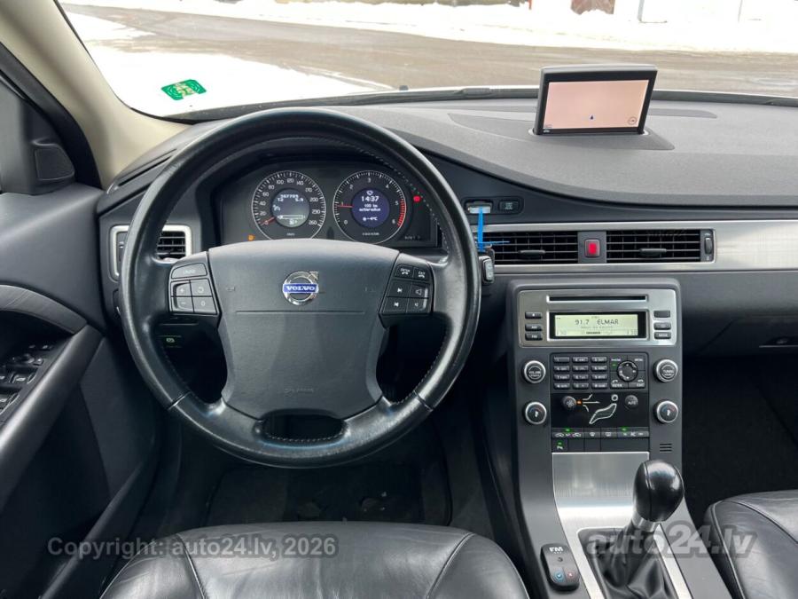 Pelēks Volvo V70 2009 Paide, ar dzinēja tilpumu 2.40 L un nobraukumu 307 tūkst. km par 4690 €, foto 11 vietnē AUTOMOTO.COM.LV