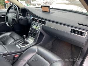 Pelēks Volvo V70 2009 Paide, ar dzinēja tilpumu 2.40 L un nobraukumu 307 tūkst. km par 4690 €, foto 13 vietnē AUTOMOTO.COM.LV