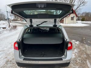 Pelēks Volvo V70 2009 Paide, ar dzinēja tilpumu 2.40 L un nobraukumu 307 tūkst. km par 4690 €, foto 21 vietnē AUTOMOTO.COM.LV