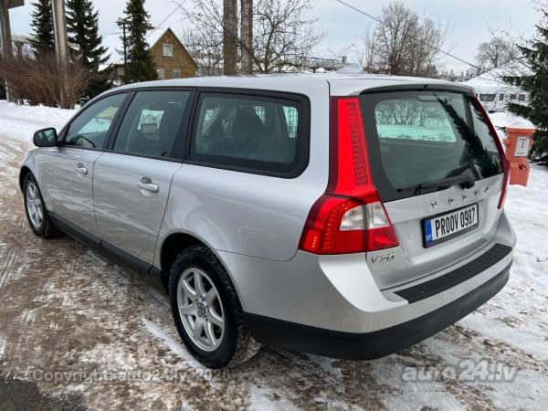 Pelēks Volvo V70 2009 Paide, ar dzinēja tilpumu 2.00 L un nobraukumu 307 tūkst. km par 4690 €, foto 4 vietnē AUTOMOTO.COM.LV