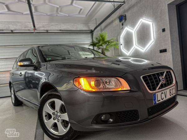 Pelēks Volvo V70 2009 Kauņa, ar dzinēja tilpumu 2.40 L un nobraukumu 327 tūkst. km par 3750 €, foto 1 vietnē AUTOMOTO.COM.LV