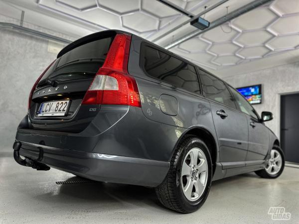 Pelēks Volvo V70 2009 Kauņa, ar dzinēja tilpumu 2.40 L un nobraukumu 327 tūkst. km par 3750 €, foto 2 vietnē AUTOMOTO.COM.LV