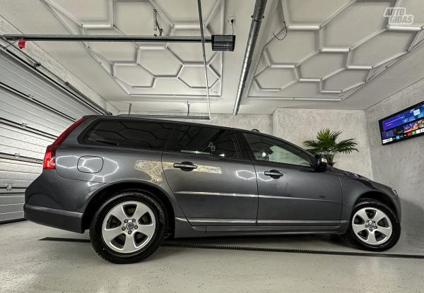 Pelēks Volvo V70 2009 Kauņa, ar dzinēja tilpumu 2.40 L un nobraukumu 327 tūkst. km par 3750 €, foto 8 vietnē AUTOMOTO.COM.LV