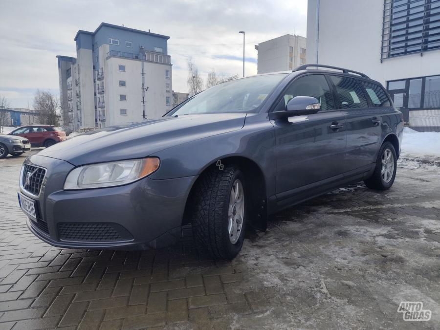 Pelēks Volvo V70 2009 Viļņa, ar dzinēja tilpumu 2.00 L un nobraukumu 273 tūkst. km par 4200 €, foto 2 vietnē AUTOMOTO.COM.LV