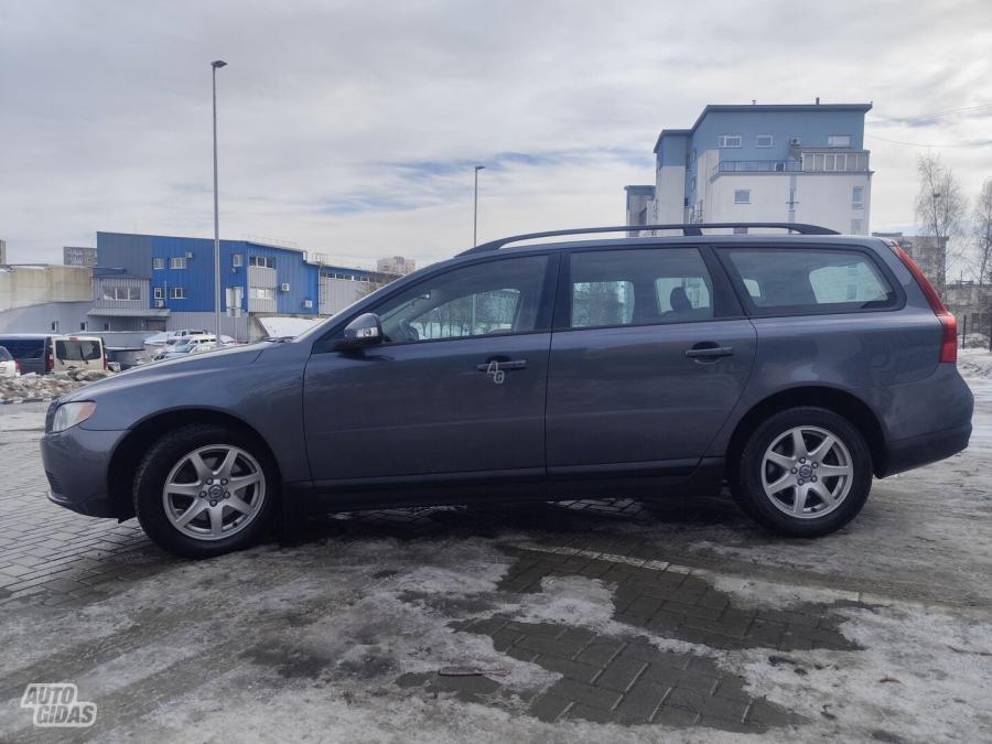 Pelēks Volvo V70 2009 Viļņa, ar dzinēja tilpumu 2.00 L un nobraukumu 273 tūkst. km par 4200 €, foto 4 vietnē AUTOMOTO.COM.LV
