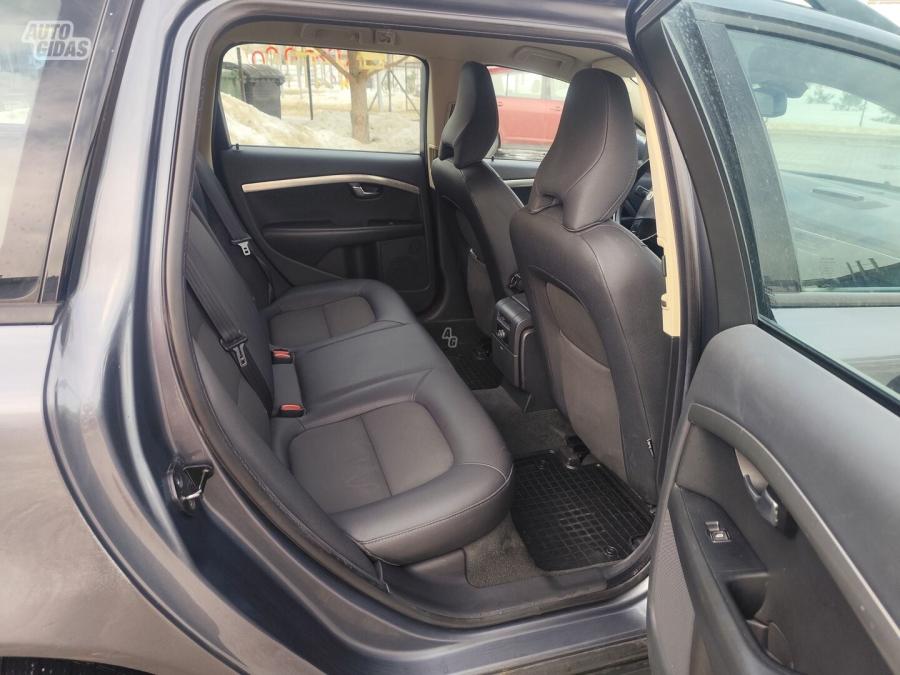 Pelēks Volvo V70 2009 Viļņa, ar dzinēja tilpumu 2.00 L un nobraukumu 273 tūkst. km par 4200 €, foto 11 vietnē AUTOMOTO.COM.LV
