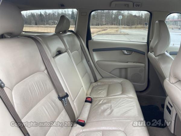 Pelēks Volvo V70 2009 Tallina, ar dzinēja tilpumu 2.00 L un nobraukumu 310 tūkst. km par 3500 €, foto 8 vietnē AUTOMOTO.COM.LV