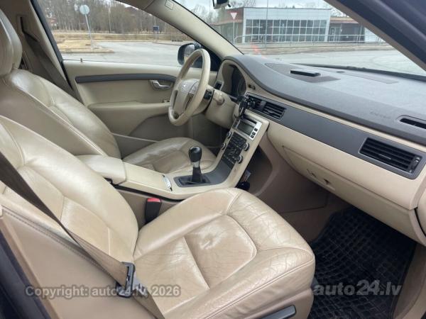 Pelēks Volvo V70 2009 Tallina, ar dzinēja tilpumu 2.00 L un nobraukumu 310 tūkst. km par 3500 €, foto 10 vietnē AUTOMOTO.COM.LV